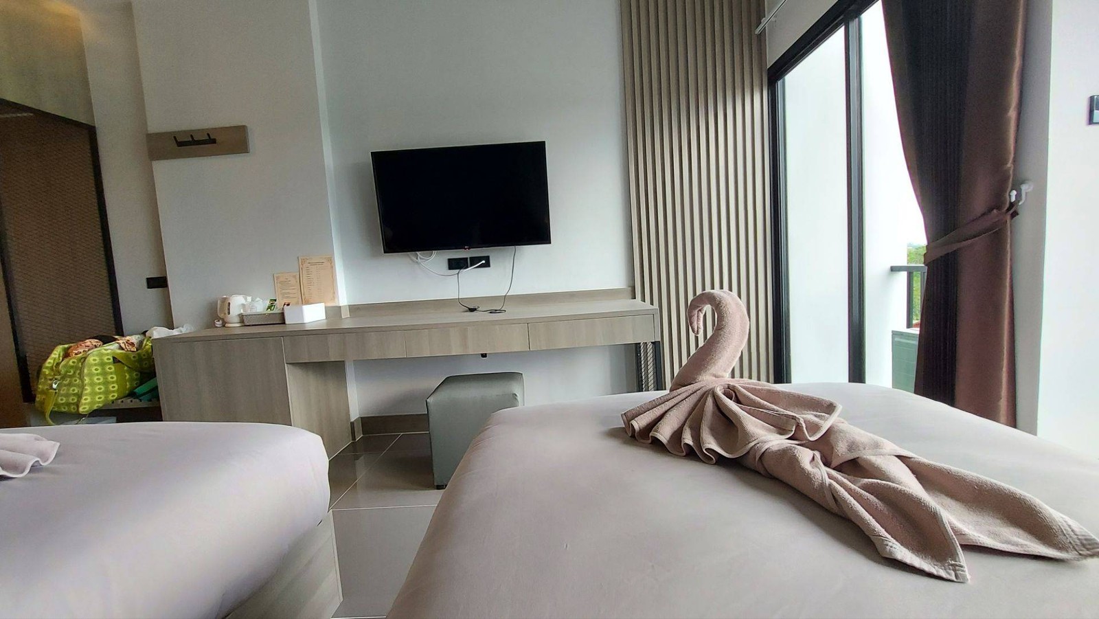 รูป The Resort Hotel @Photharam