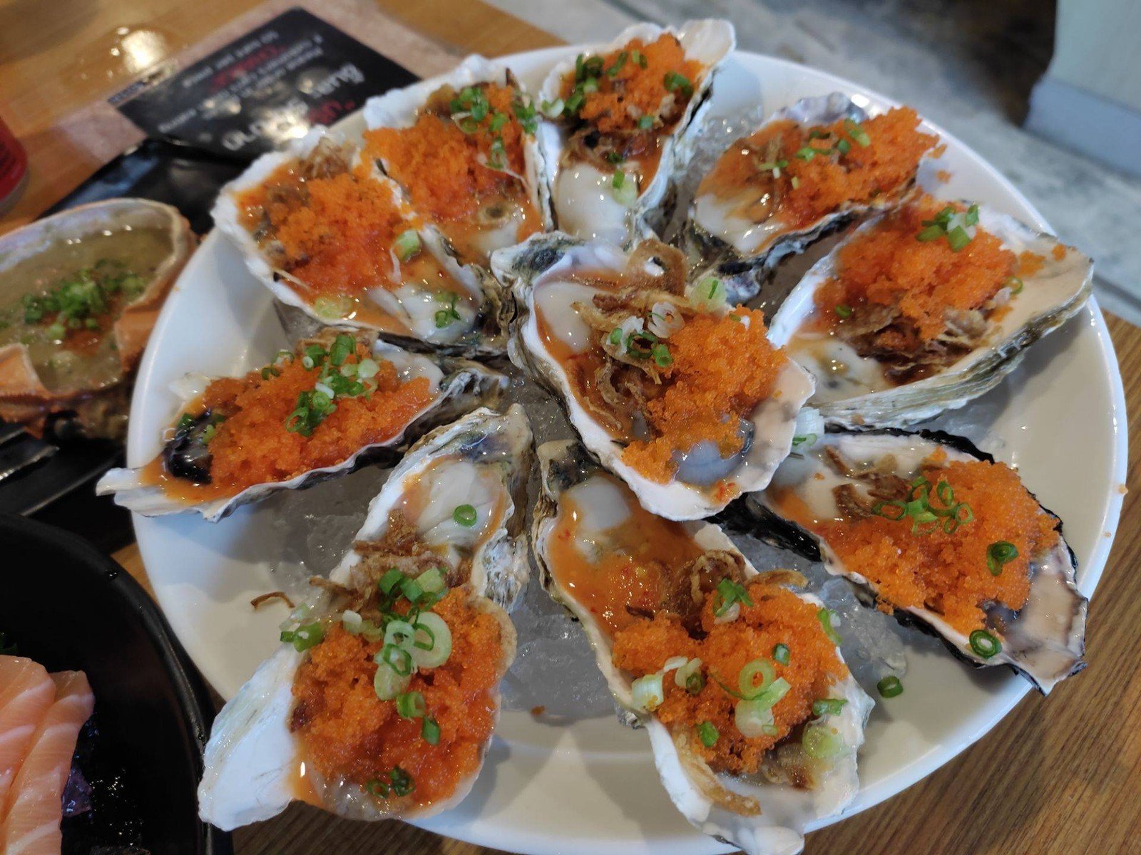 หอยนางรมญี่ปุ่นทรงเครื่อง ร้าน Aroi Sushi Thru Thonglor ถนนเพชรบุรีตัดใหม่