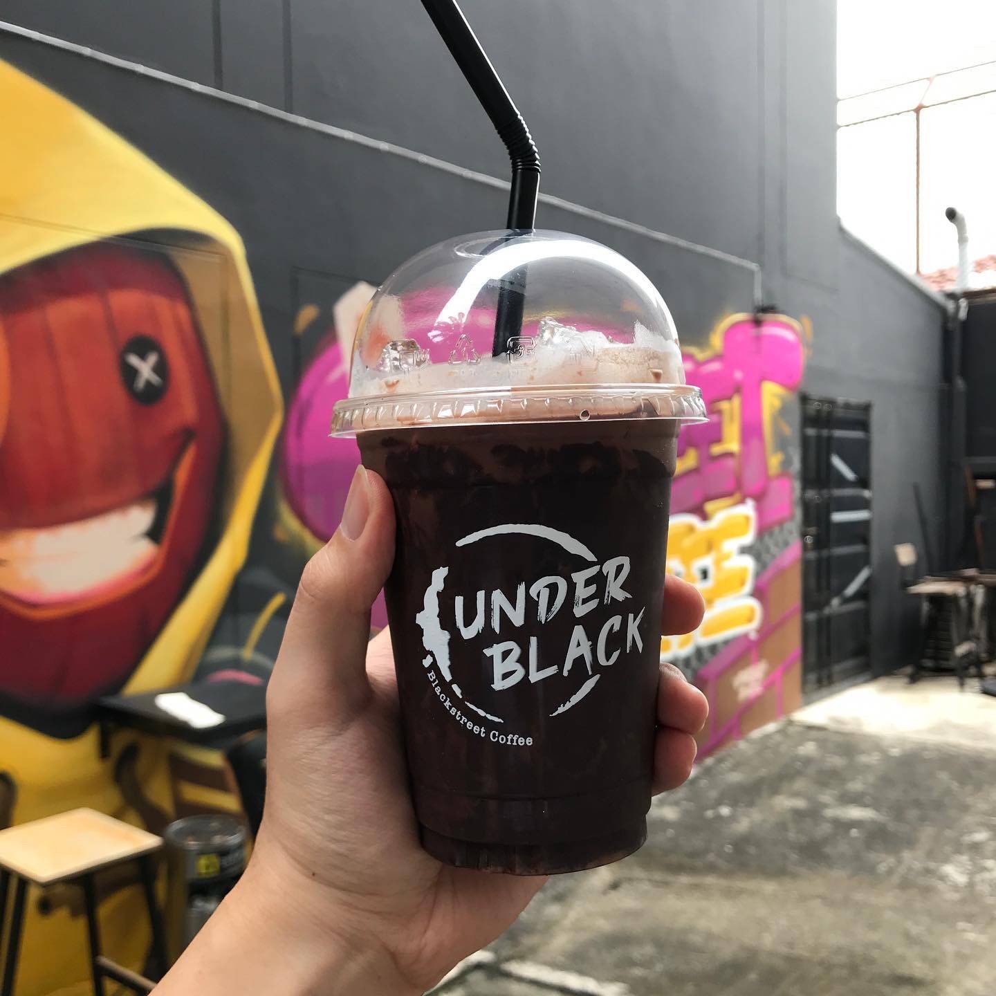 รูป อันเดอร์แบล็ค คอฟฟี่ ทาวน์อินทาวน์