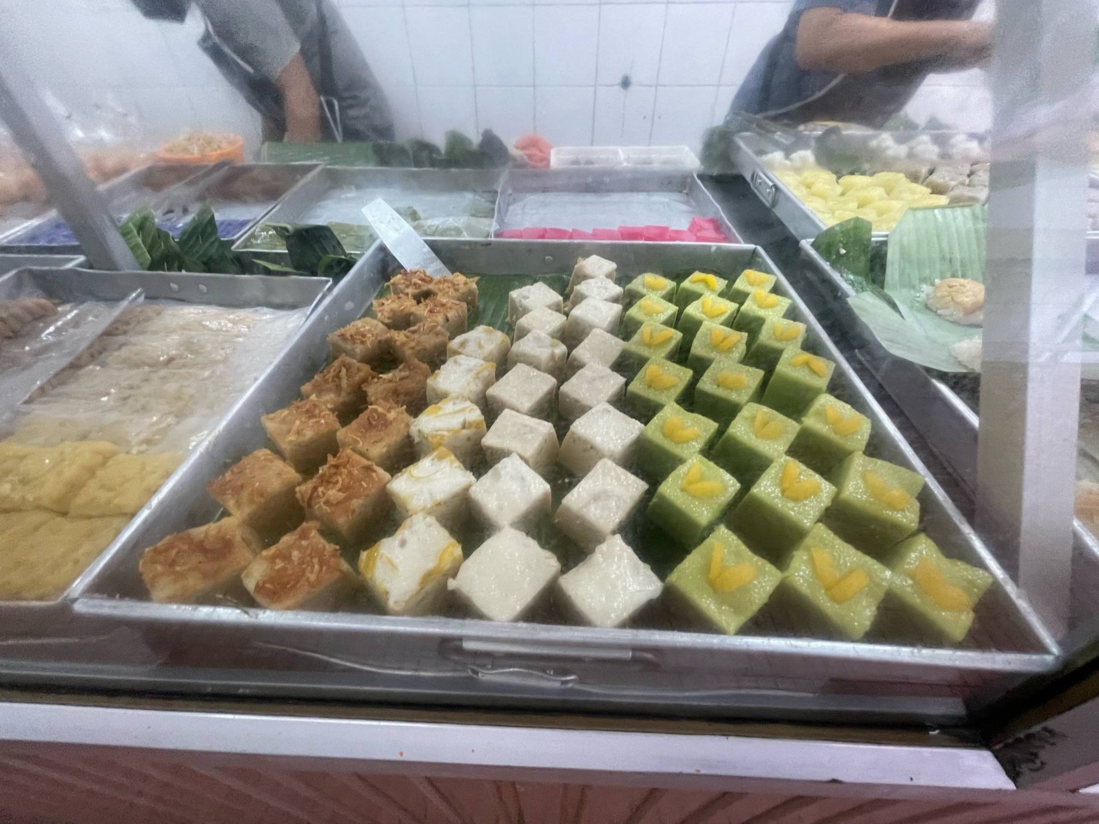 รูป ขนมหวานตลาดพลู ปากซอยเทอดไท 25 เจ้าเก่า ร้านใน