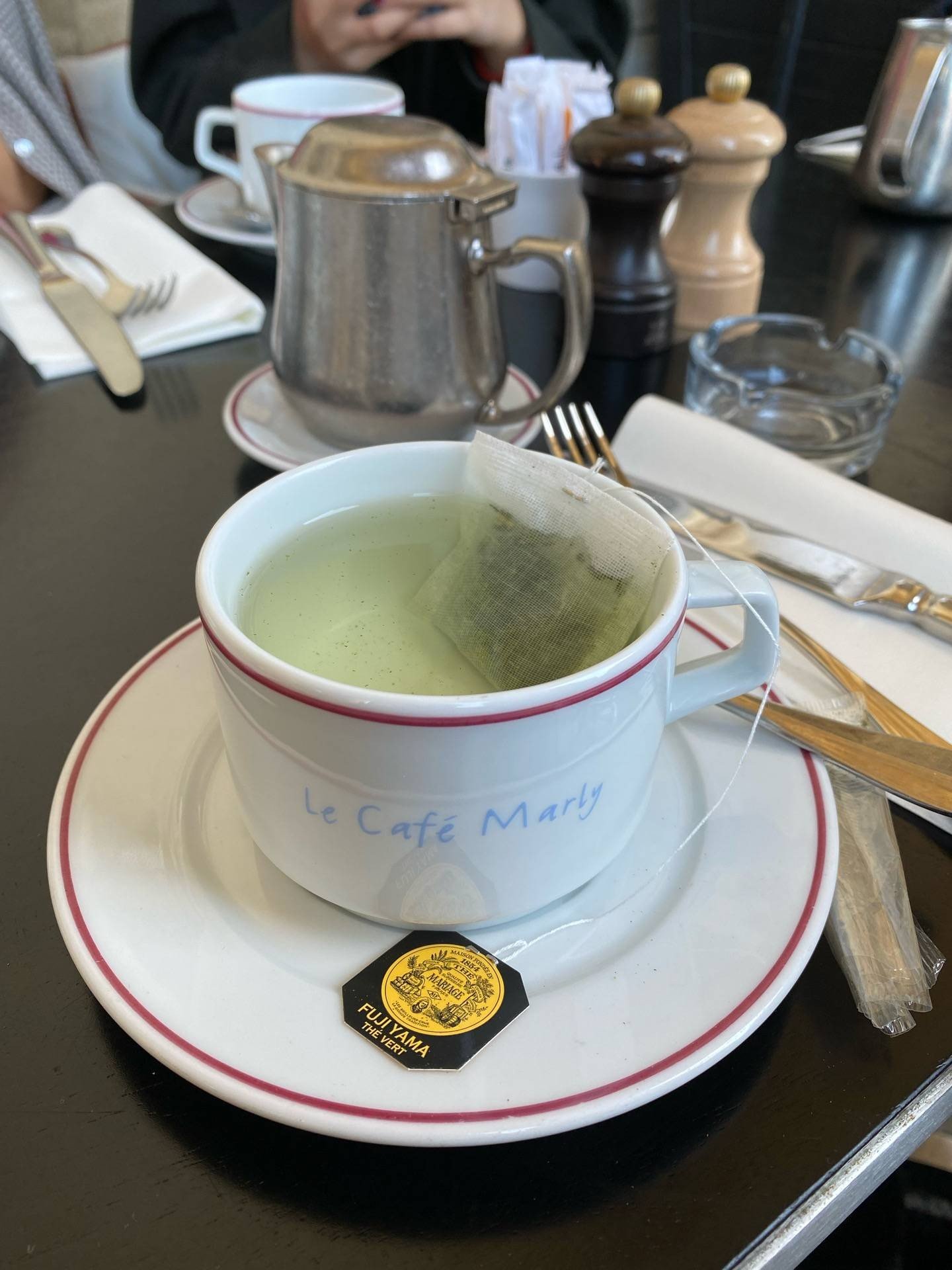 รูป Le Café Marly