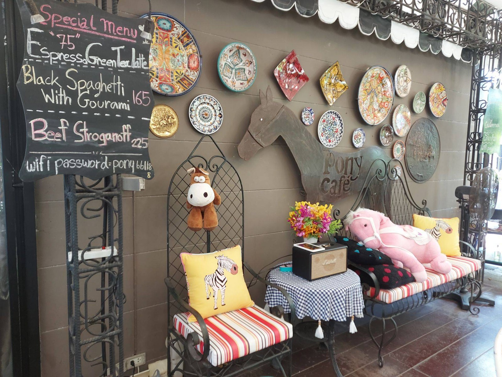 รูป Pony Cafe
