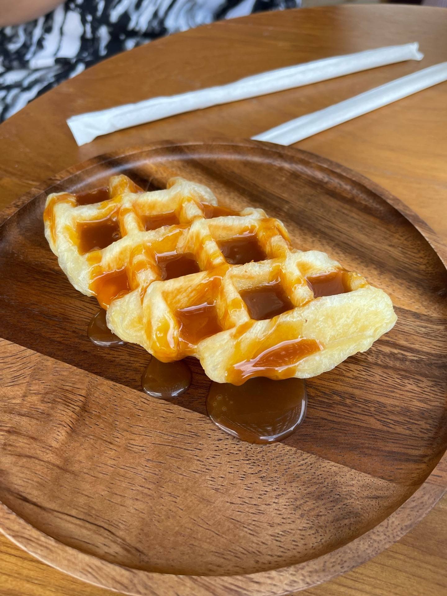 Caramel Croffle ร้าน โอบบ์ ฟาร์ม แอนด์ คาเฟ่