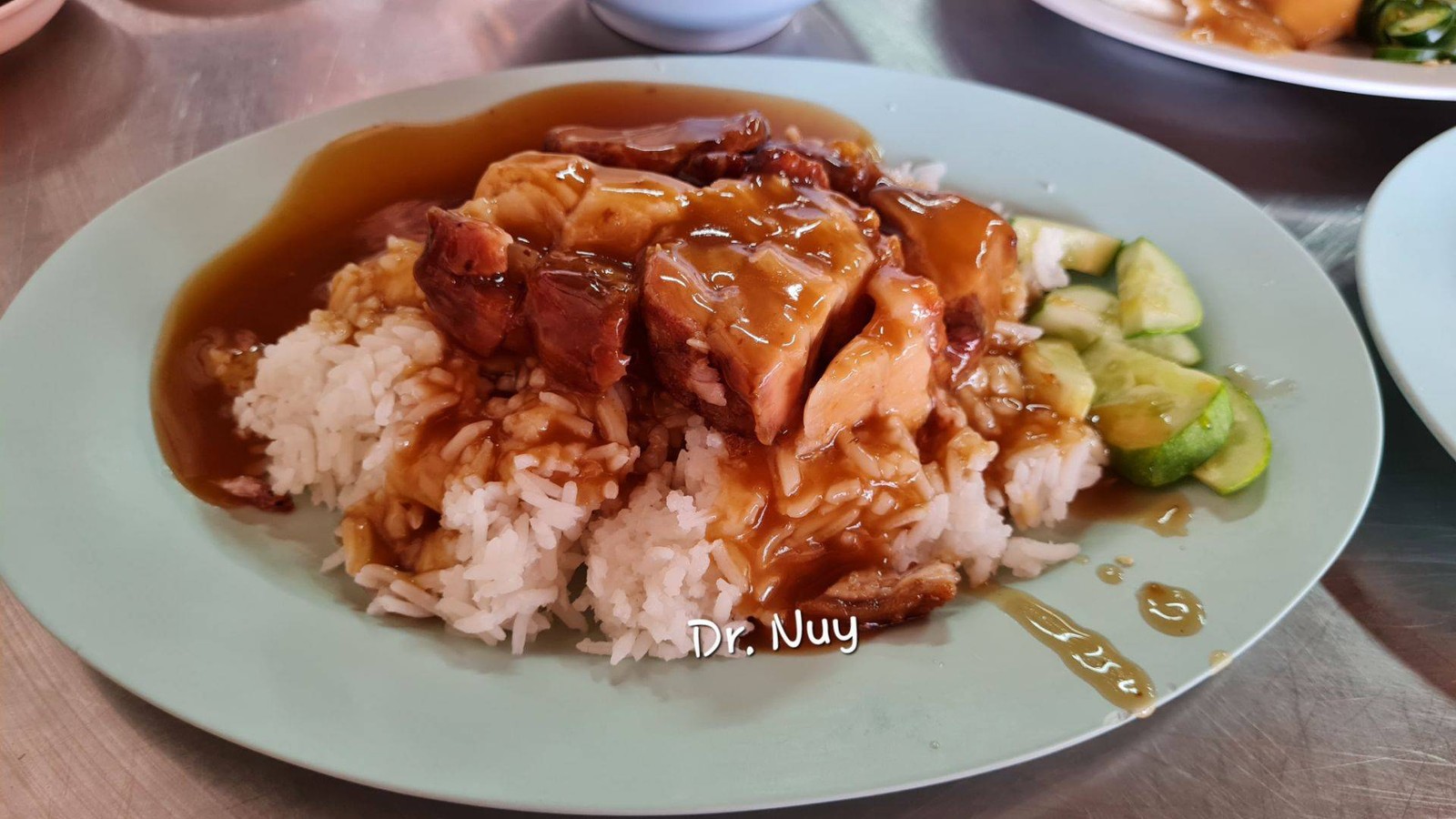 รูป หมูกรอบนายไซ ประชาชื่น