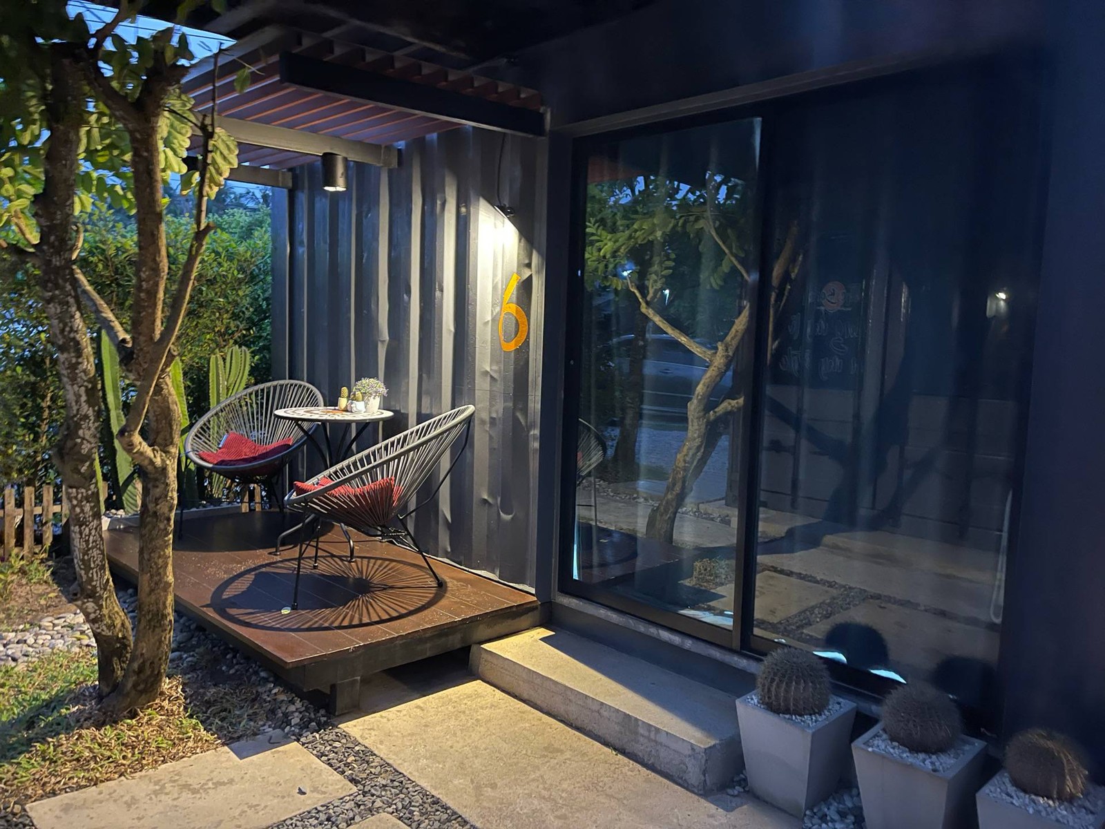 รูป The beach container resort