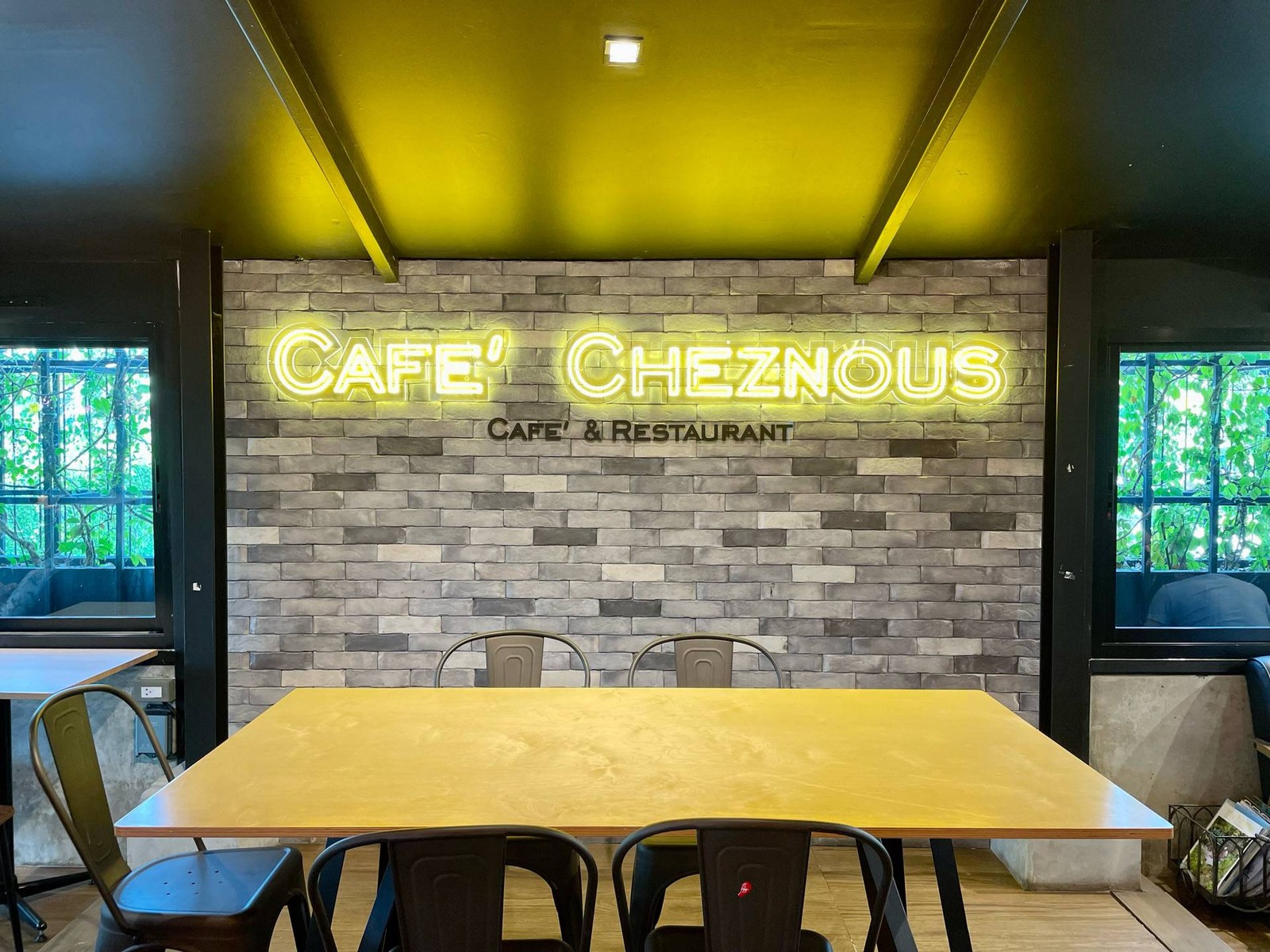 บรรยากาศ. ร้าน Chez Nous Cafe