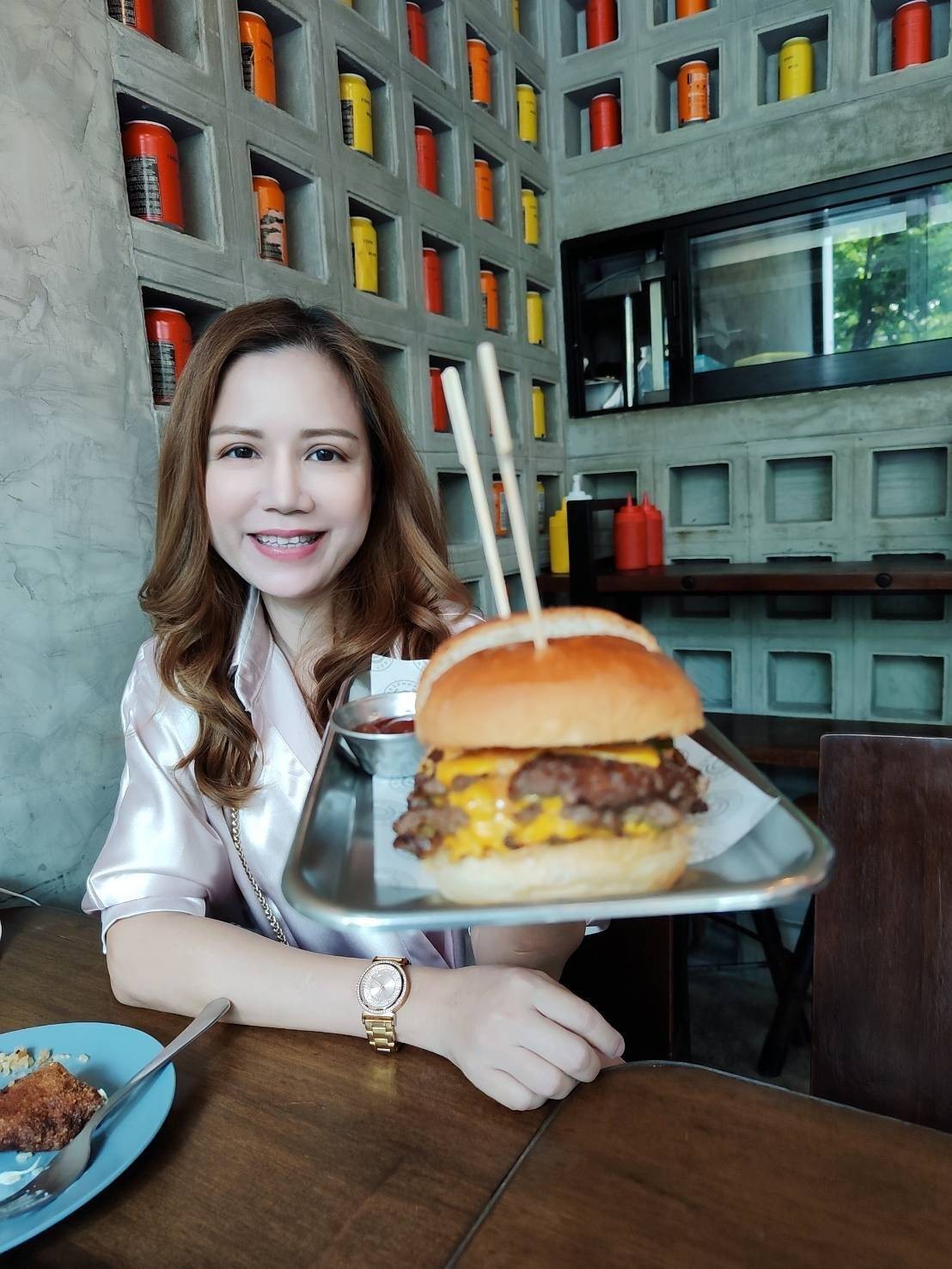 รูป Cast Iron Burgerhaus