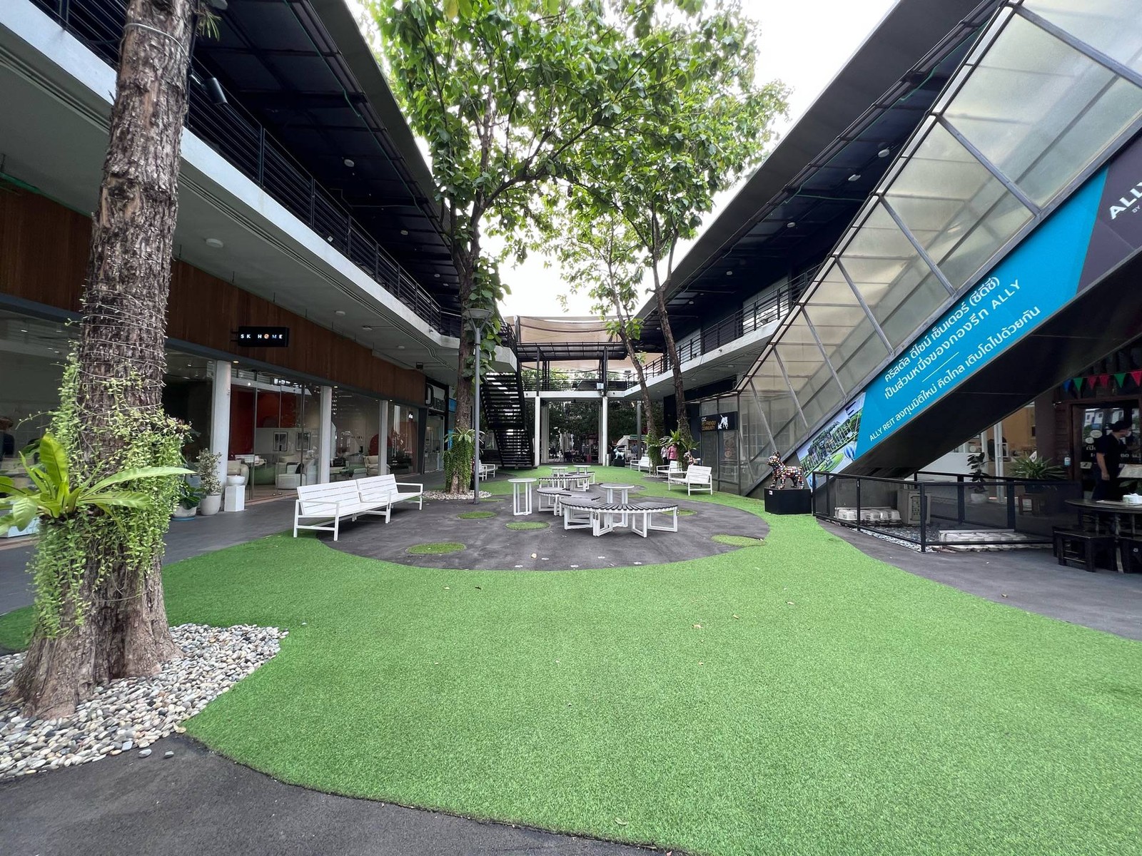 Crystal Design Center (คริสตัล ดีไซน์ เซ็นเตอร์) - รีวิวสถานที่ท่องเที่ยว