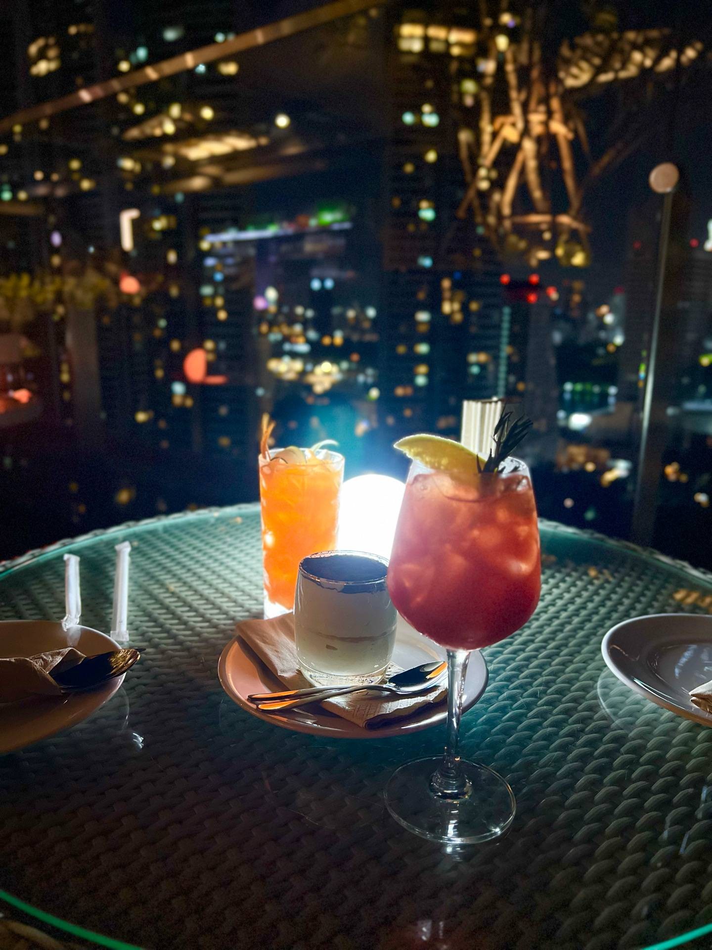 รูป SKY On 20 (Rooftop Bar) Novotel Bangkok Sukhumvit 20