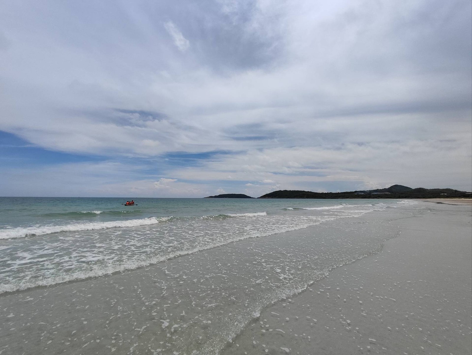 รูป หาดน้ำใส