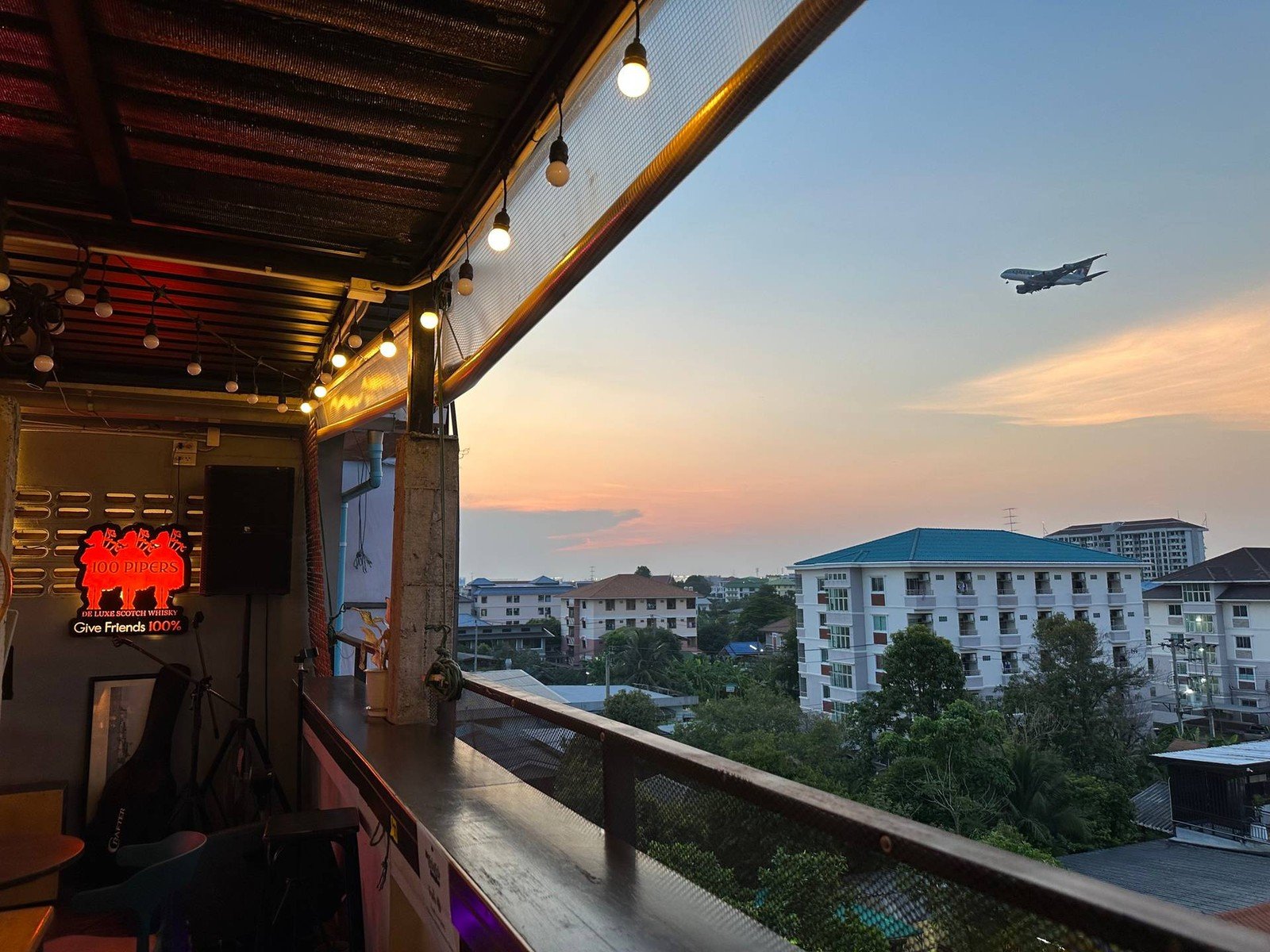 รูป บาร์ บรา บรา Bar Blah Blah บาร์ลับลาดกระบัง บาร์ดาดฟ้าลาดกระบัง