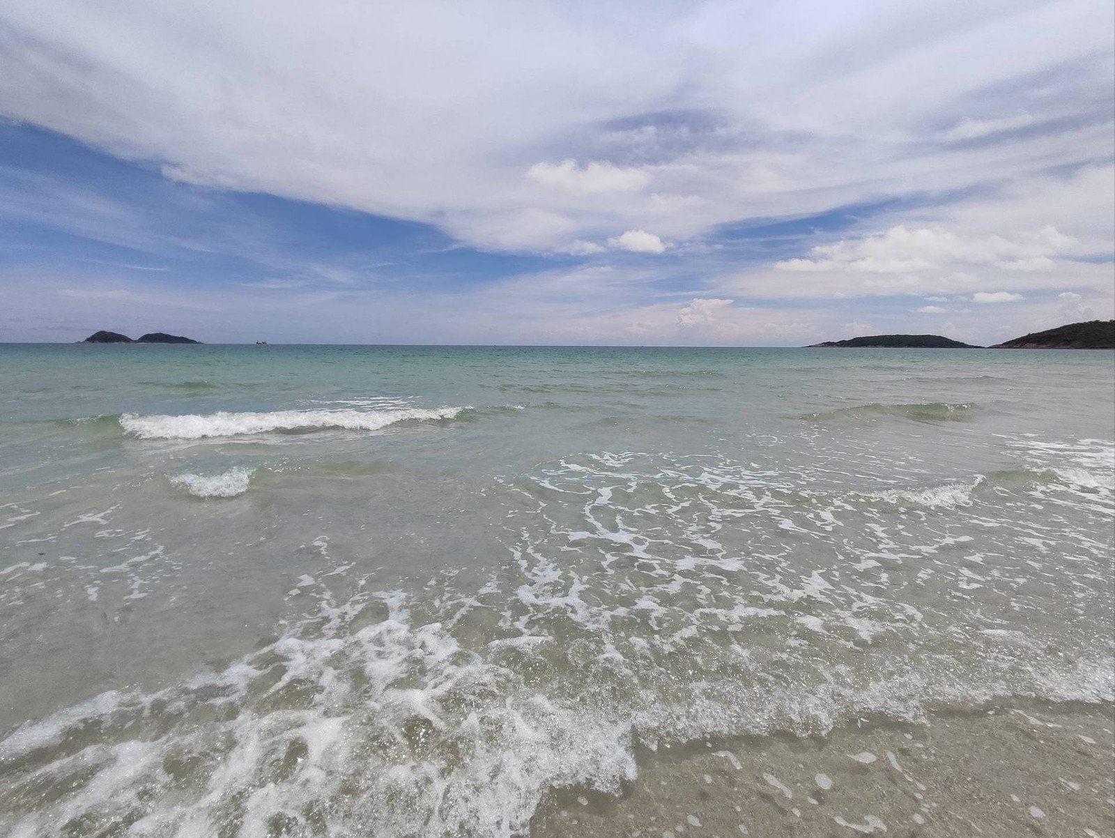 รูป หาดน้ำใส