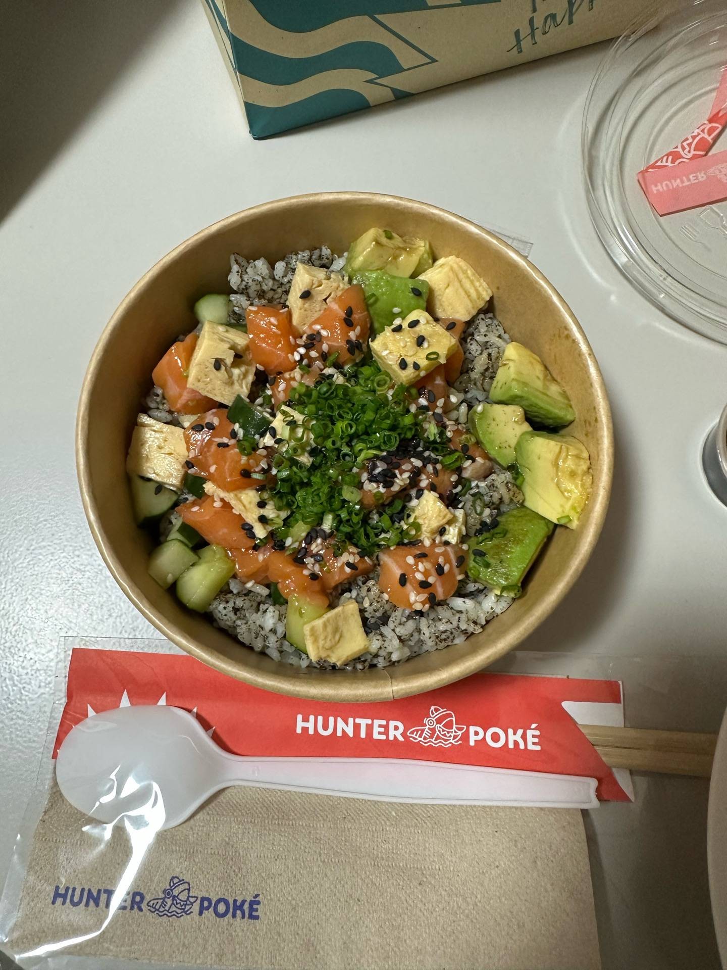 รูป Hunter Poke Emquartier