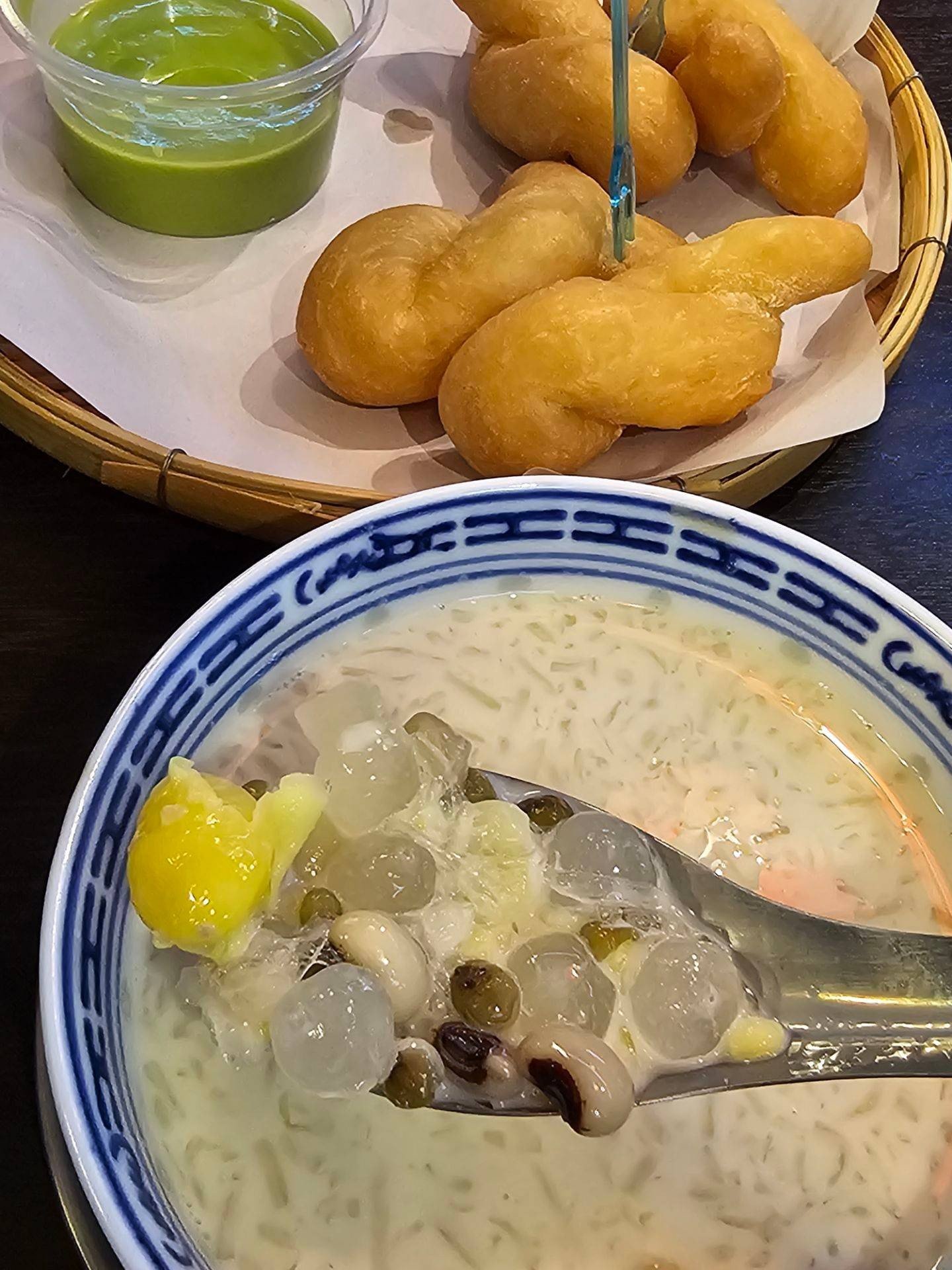 น้ำเต้าหู้ทรงเครื่อง ร้าน DOU' 荳 - โต้ว น้ำเต้าหู้ Silom Edge