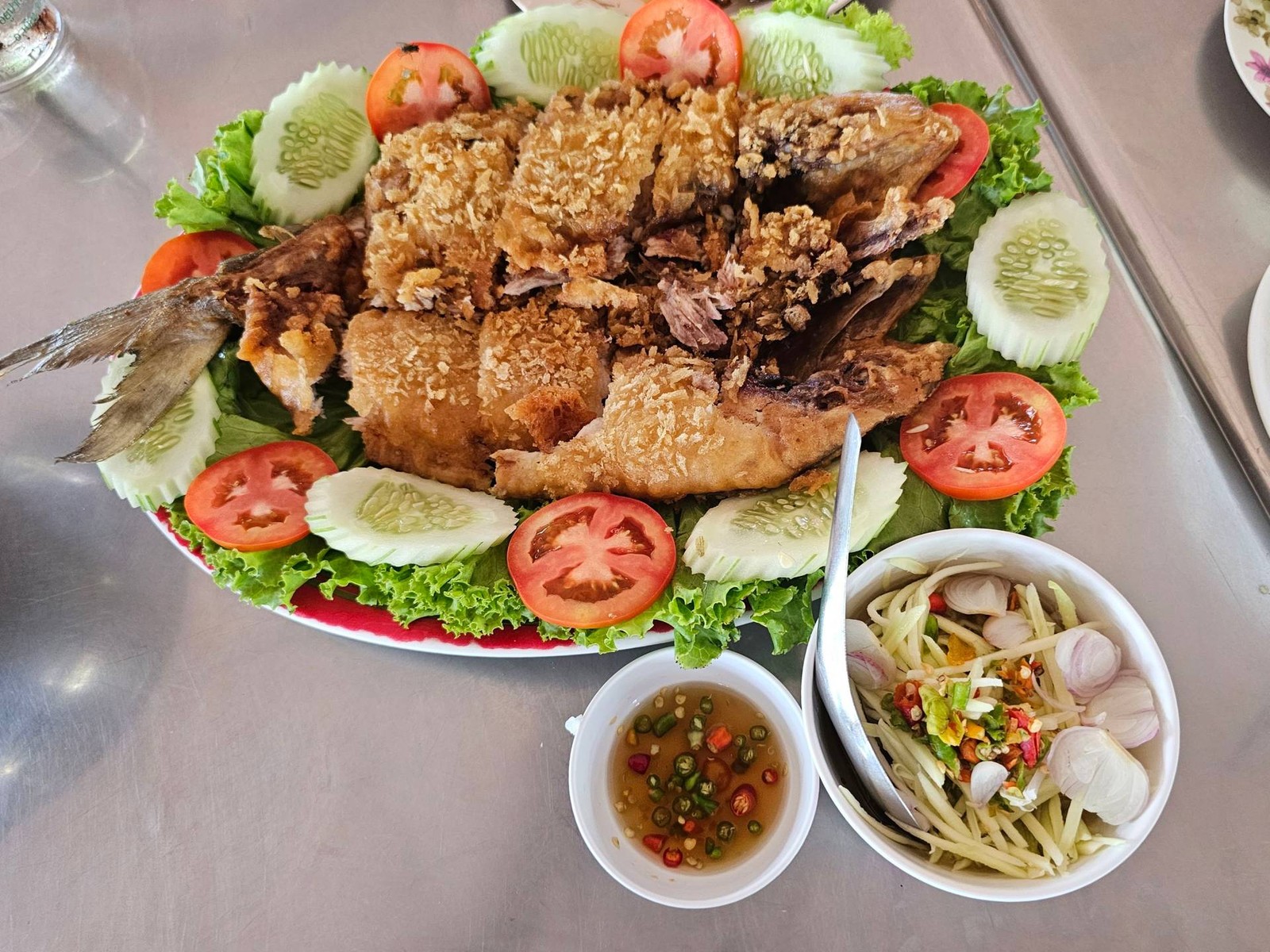 มัจฉาชมสวน(ปลาสำลีชุมแป้งขนมปังทอด) ร้าน สวนอาหารเพื่อน บางขันแตก