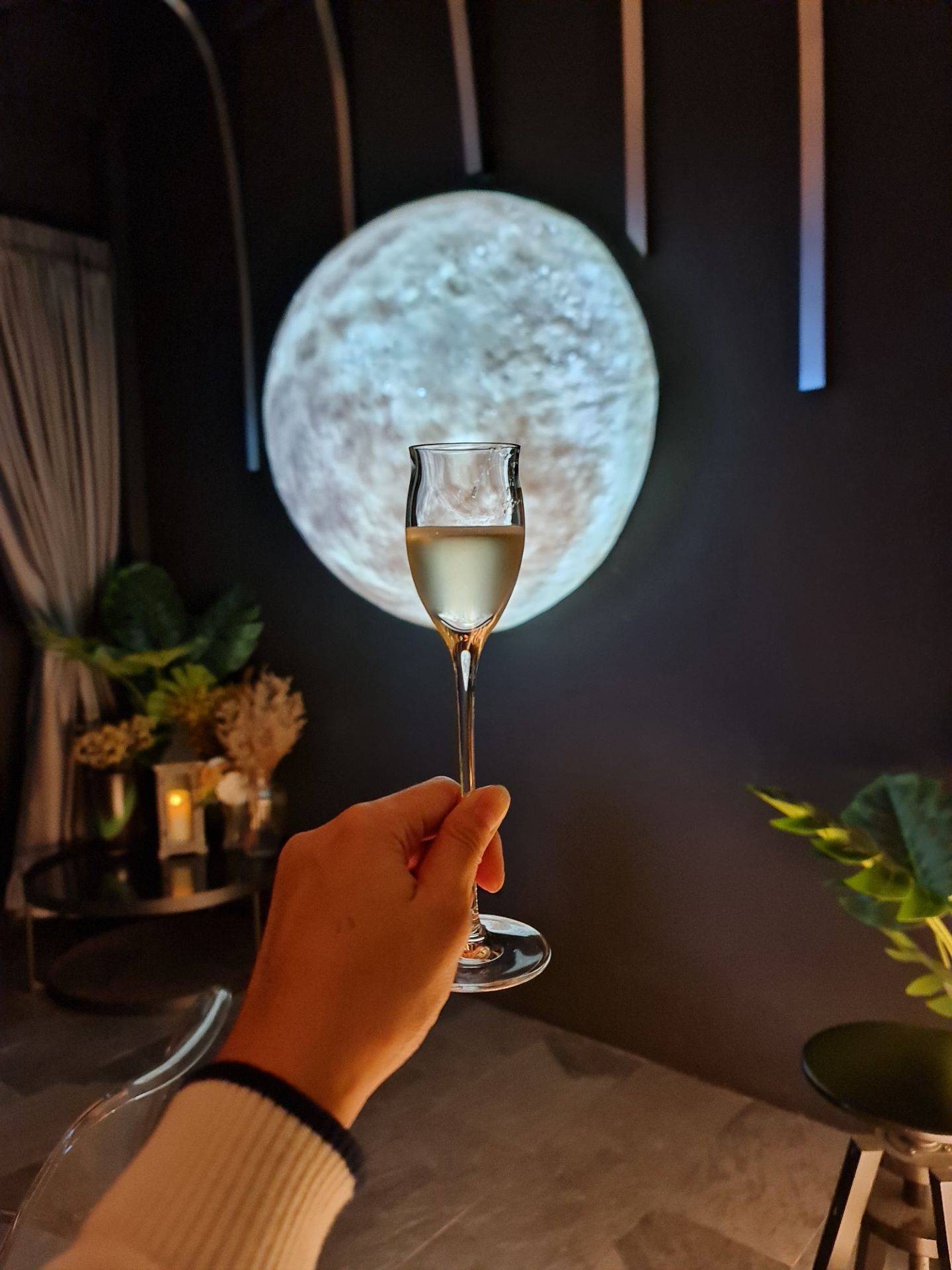 รูป Moonlight House