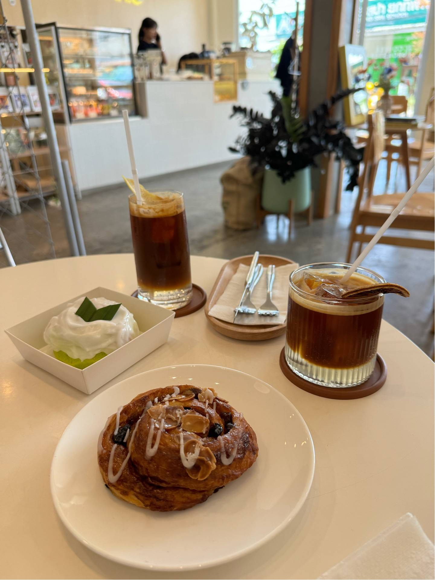 AMERICANO ร้าน Flo Coffee