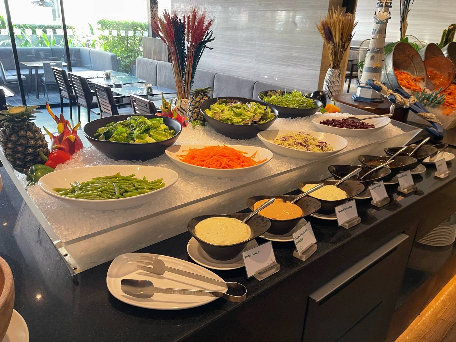 รูป Zeta Cafe โรงแรมฮอลิเดย์อินน์ กรุงเทพฯ