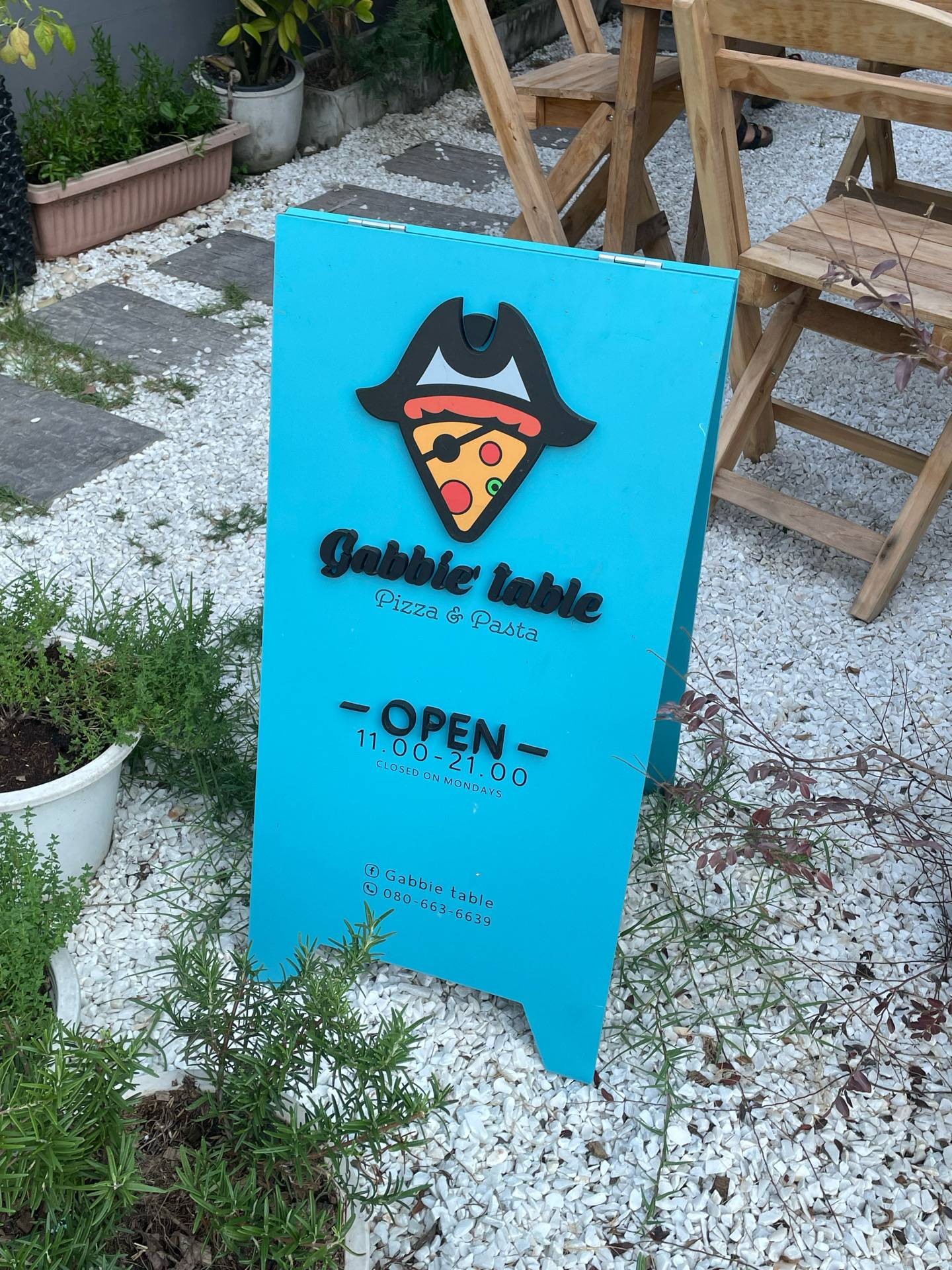 รูป Gabbie table สาขา คลองสามวา