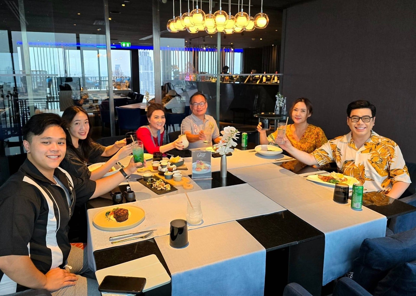 รูป Horizon Rooftop Restaurant & Bar, Hilton Pattaya