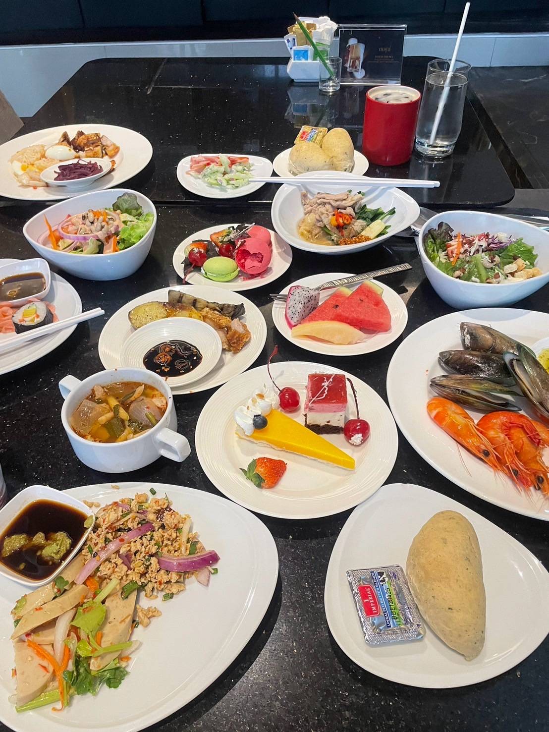 รูป Zeta Cafe โรงแรมฮอลิเดย์อินน์ กรุงเทพฯ