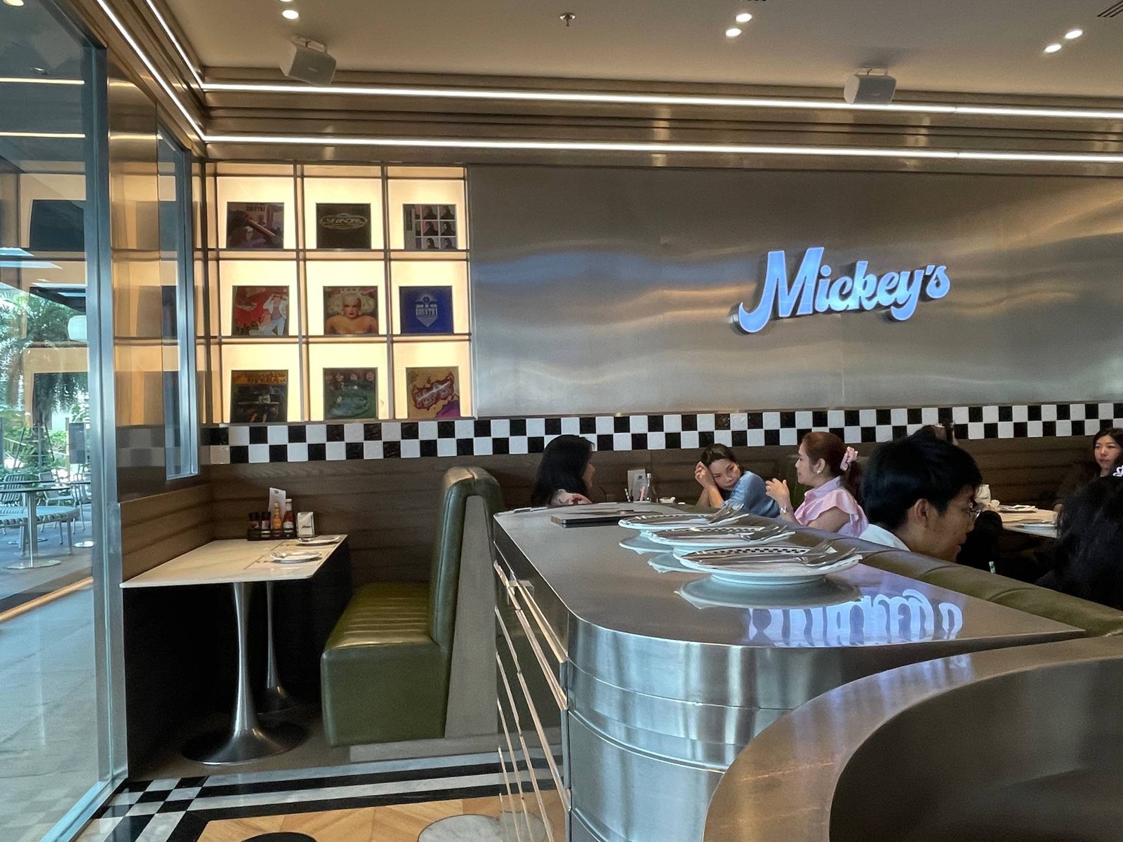 รูป Mickey's Diner BKK