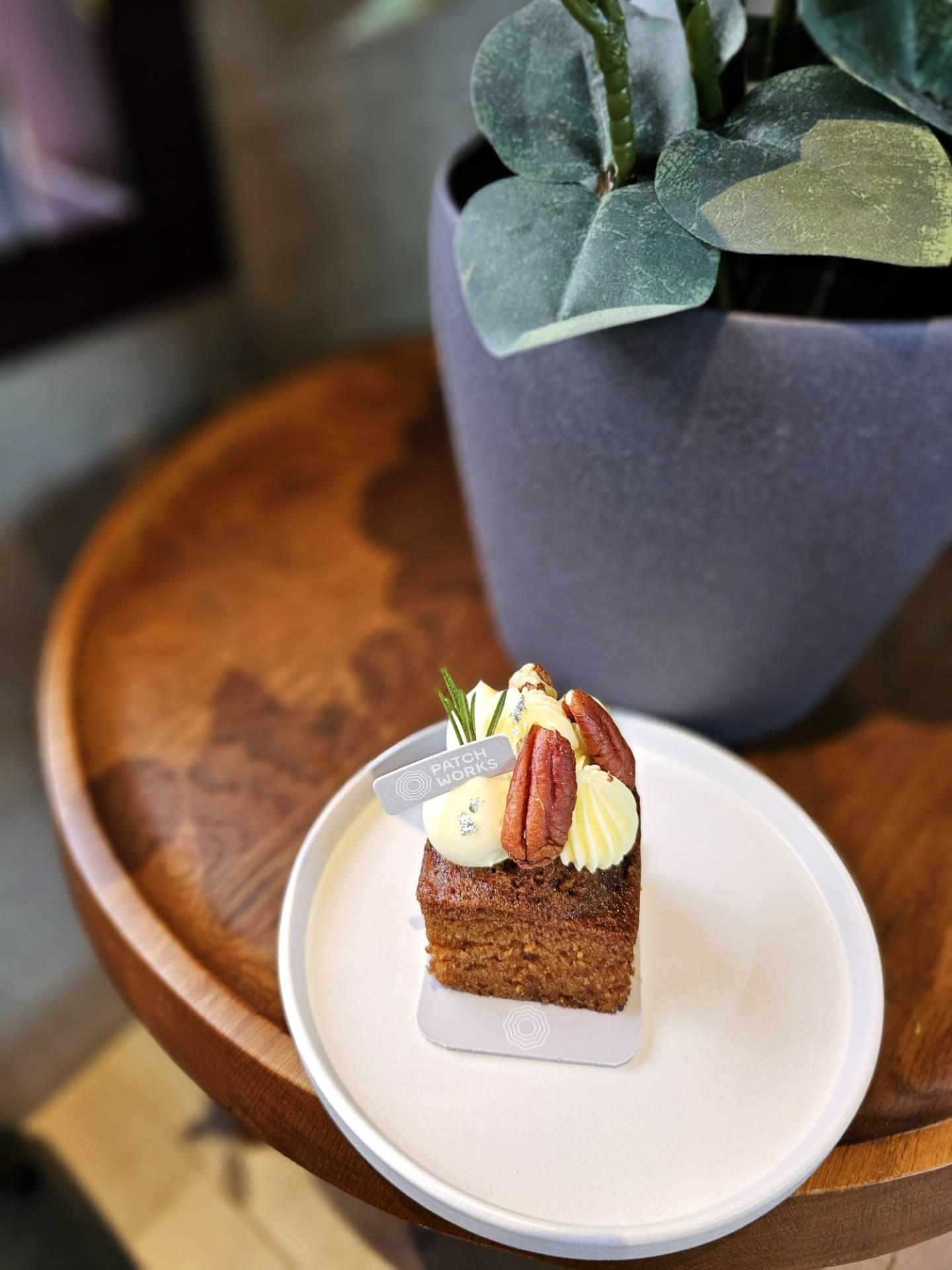 CARROT CAKE ร้าน PATCHWORKS Fine Pastry & Dessert ซอยติด MRT Bang O