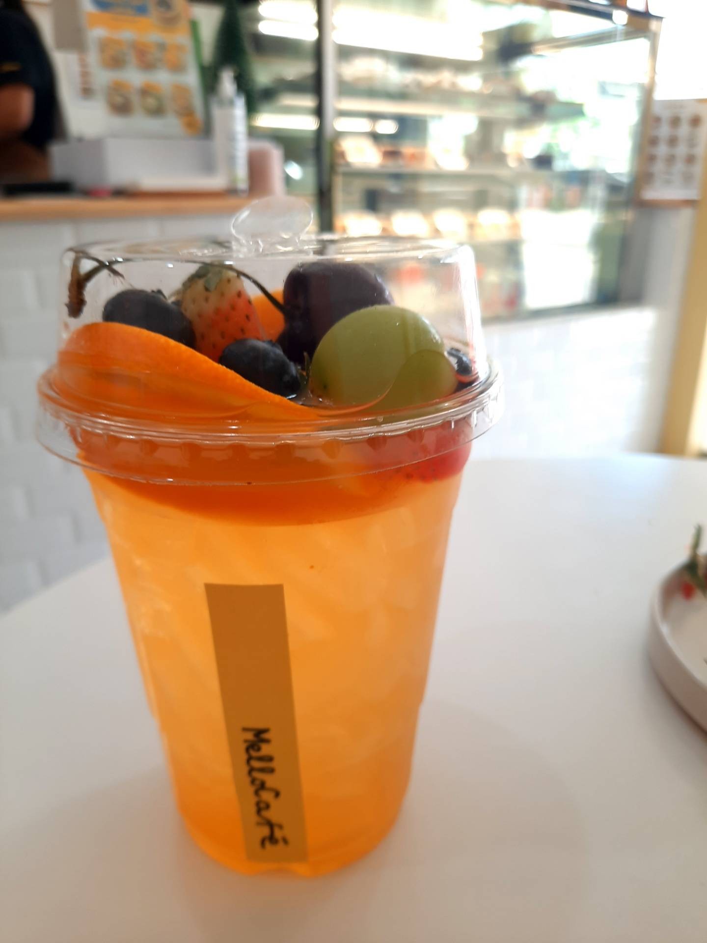 ชาเออเกรย์ ผลไม้รวม ร้าน Mello Café พระรามเก้า