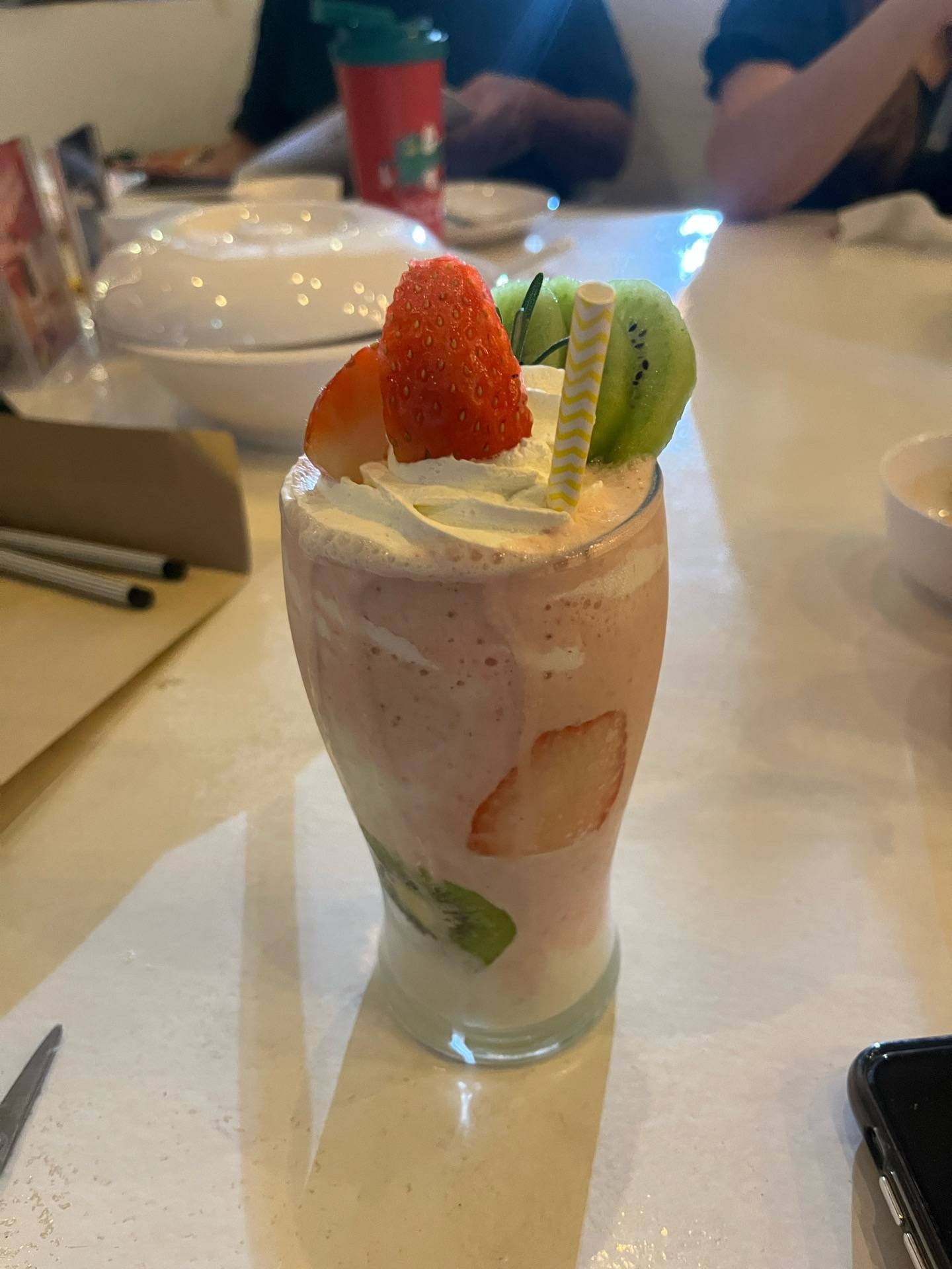Strawberry Smoothie ร้าน อร่อย Together Restuarant & Karaoke