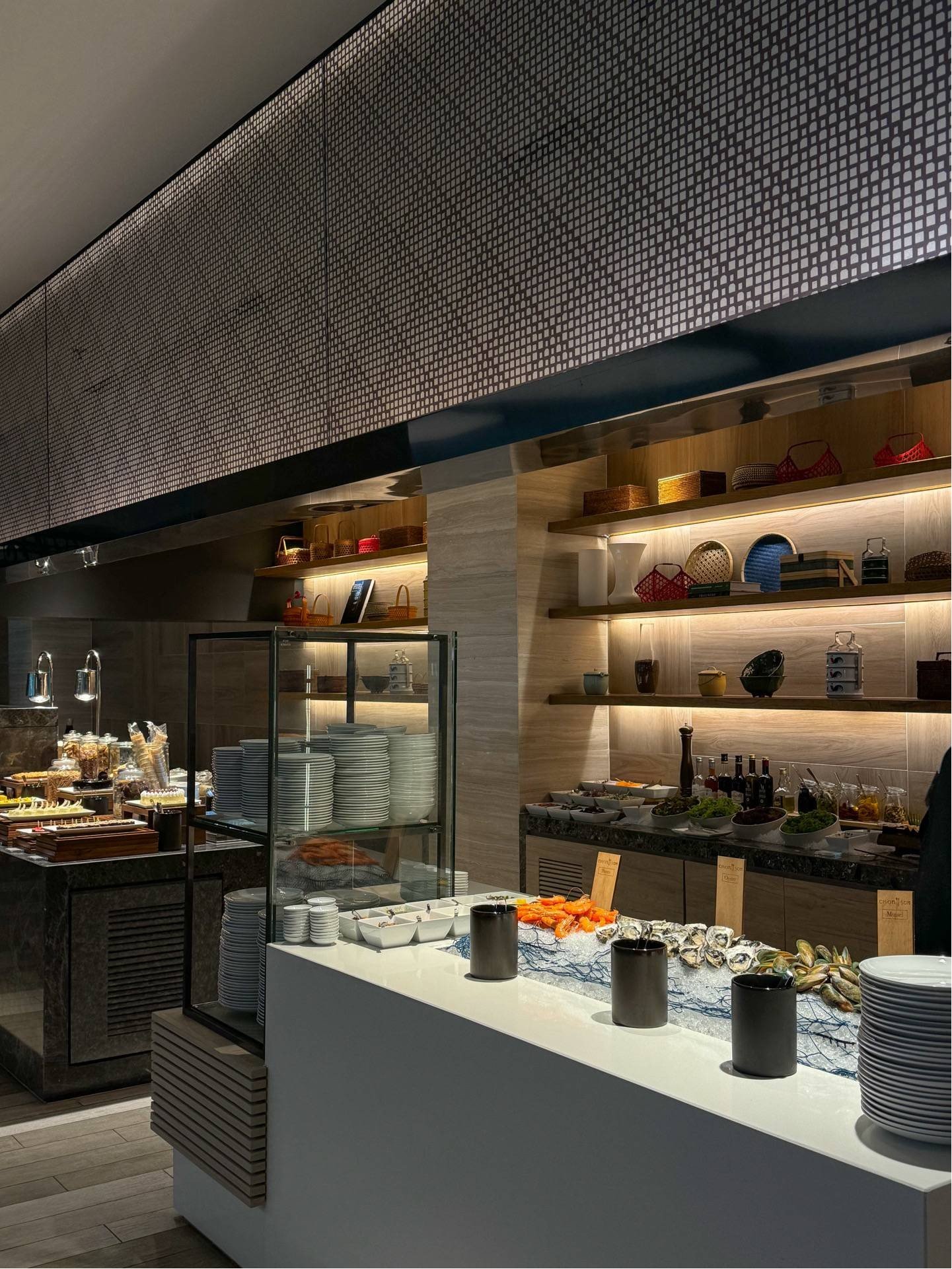 รูป Chon Som All Day Dining by Courtyard Marriott Suvarnabhumi Airport