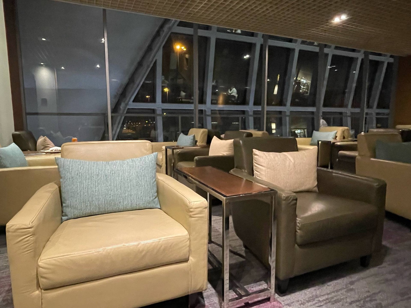 รูป Royal Silk Lounge Suwannabhumi Concourse E