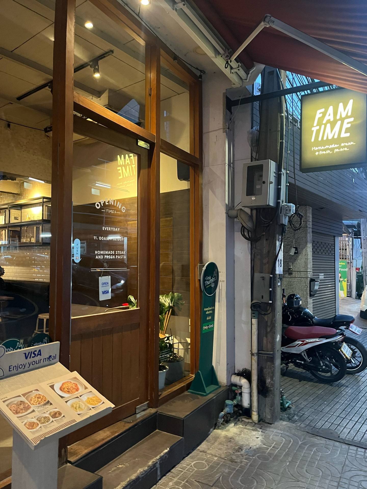 รูป Fam Time Steak and Pasta คลองเตย