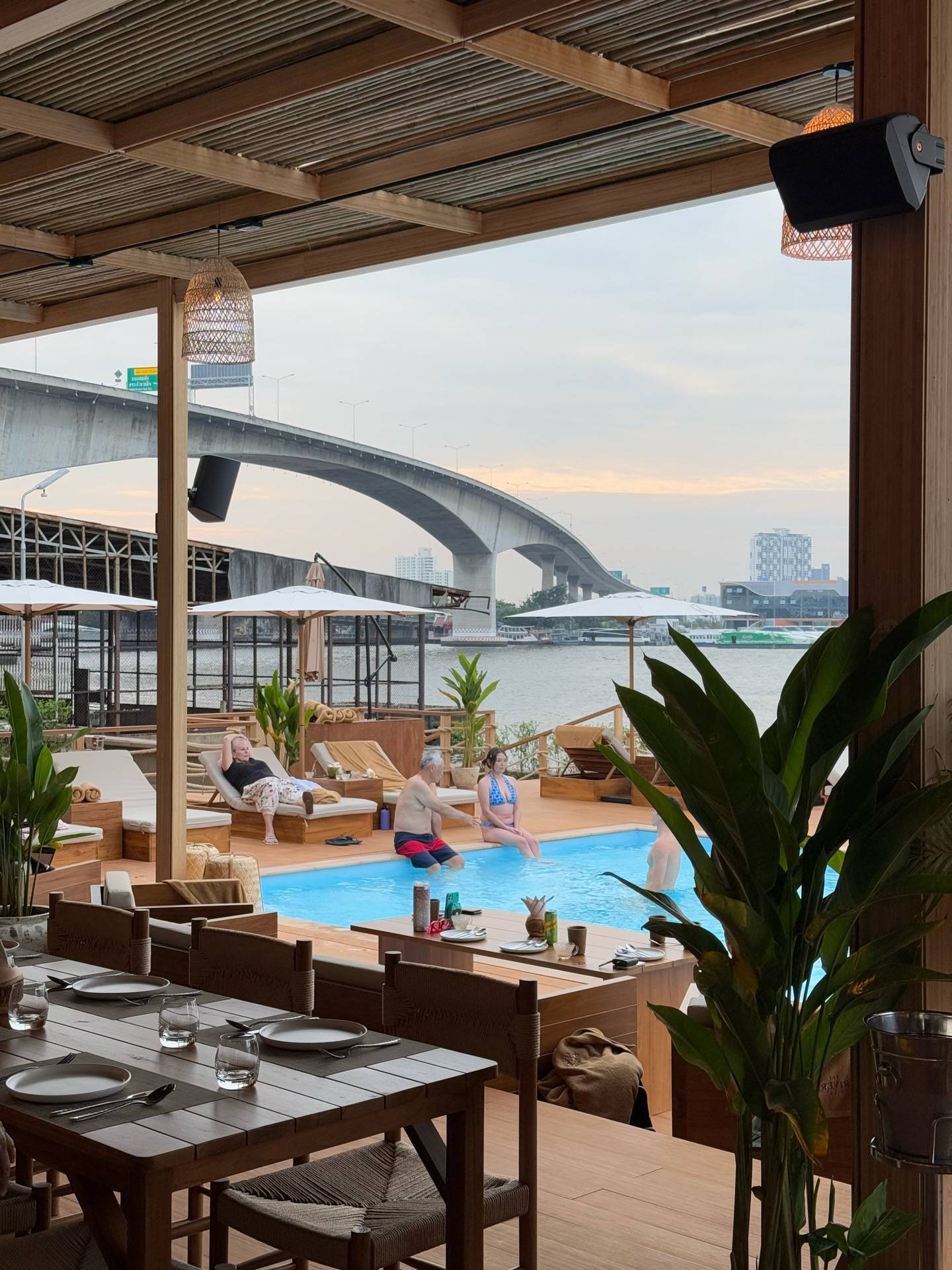 รูป The River Club