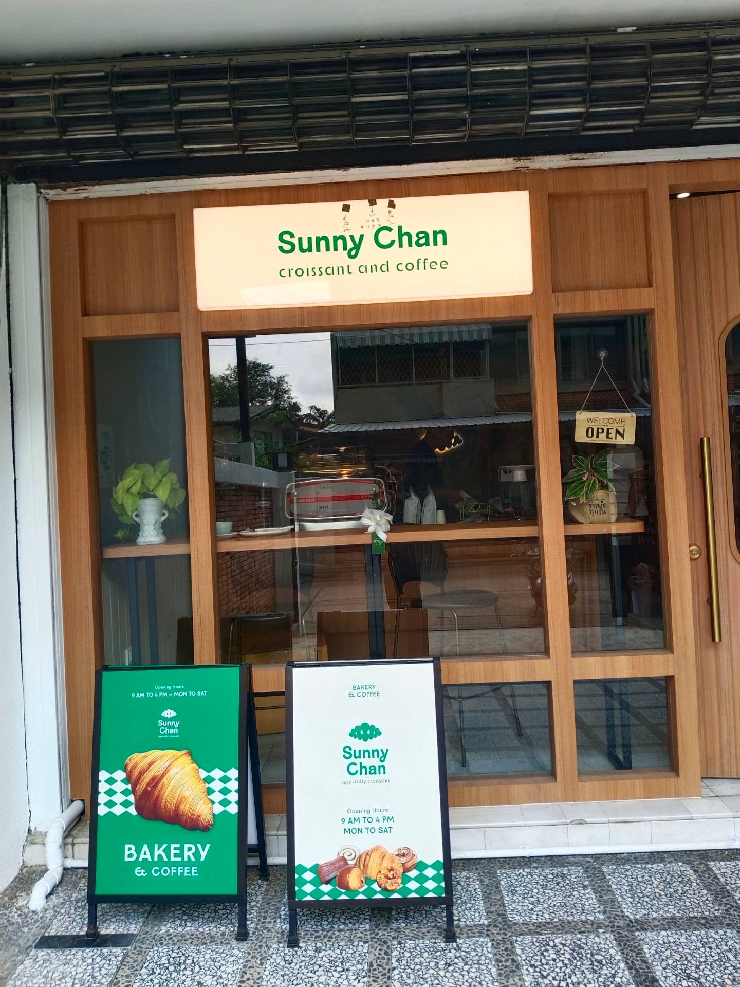 รูป SUNNY CHAN CROISSANT สาทร