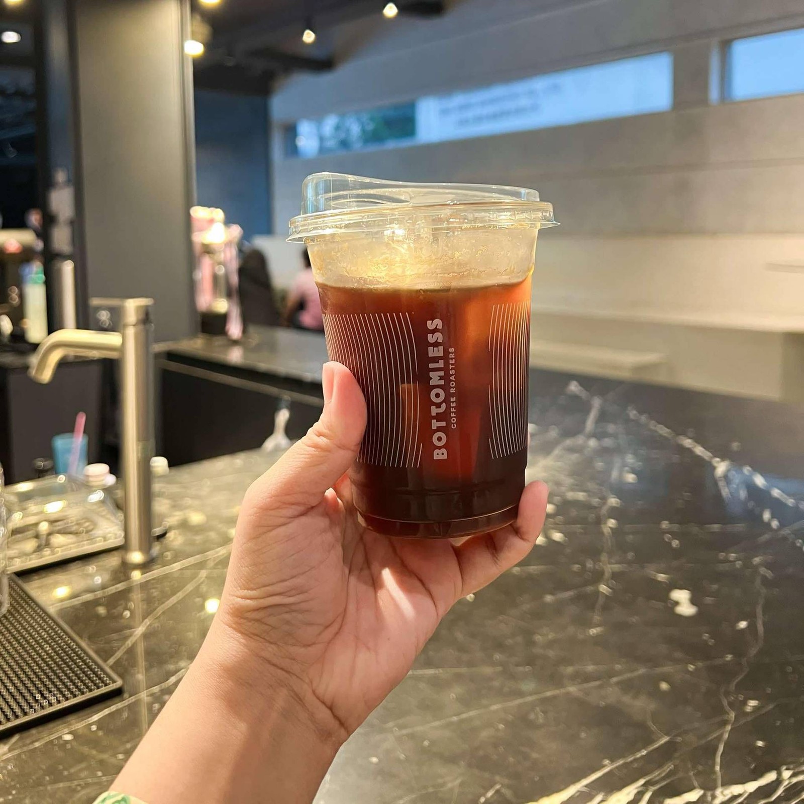 รูป Bottomless Flagship Store สนามบินน้ำ (Flagship Store Sanambinnam)