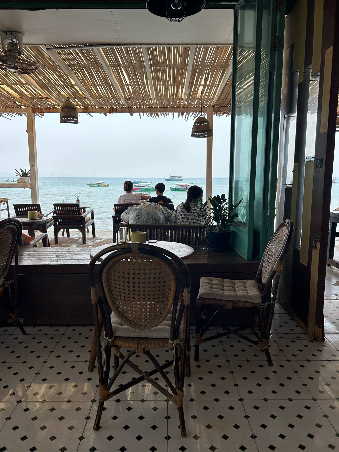 รูป Fat Submarine Cafe