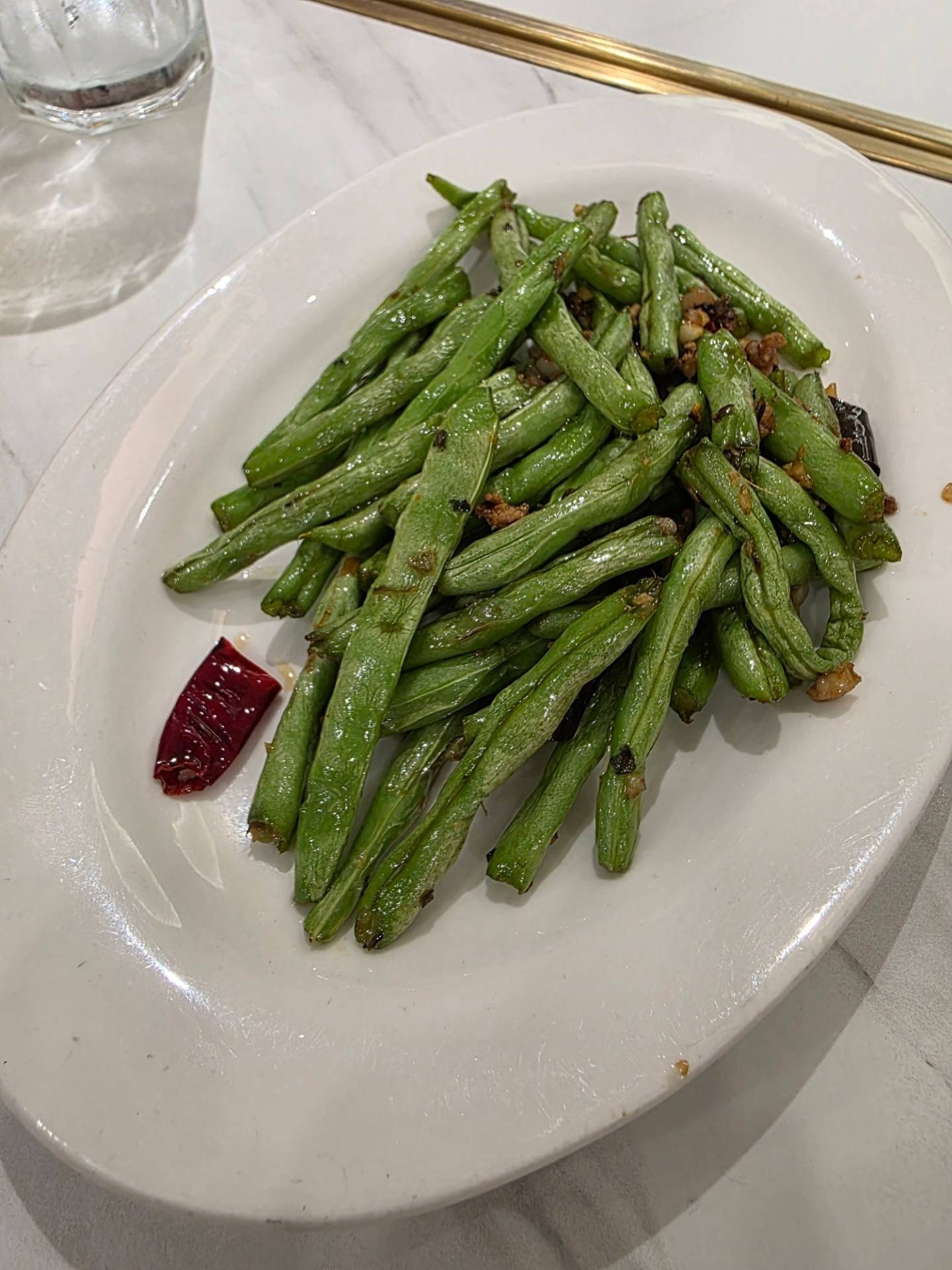 ผัดถั่วสี่ทิศ • 180 บาท+ ร้าน LT Fish Restaurant CentralwOrld