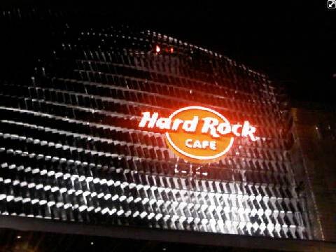 รีวิว Hard Rock Cafe Chidlom - อร่อยกับเมนูอินเตอร์ในบรรยากาศร๊อคๆกับ ...