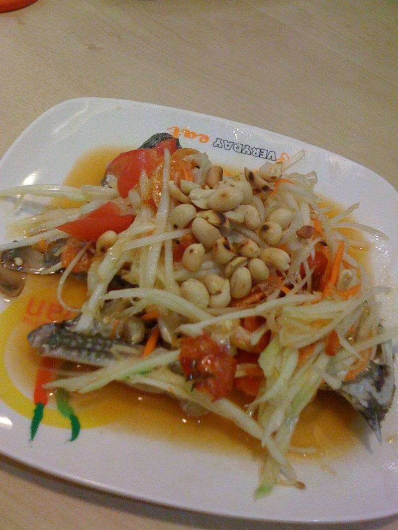 รีวิว Jad Jan คริสตัลดีไซน์เซ็นเตอร์ - อาหารไว รสกลางๆ - Wongnai