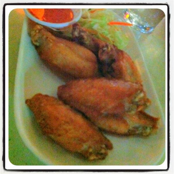 รีวิว volk bar - ชิวๆ อาหารอร่อยๆ นั่งสบายๆ เพลงเพราะๆ เม้ามอยๆ