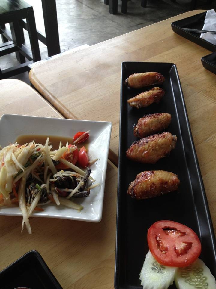 รีวิว ตำเย็น Isan deli, Bar & Bistro - ดูจากรีวิวพอไปแล้วผิดหวังมากๆครับ