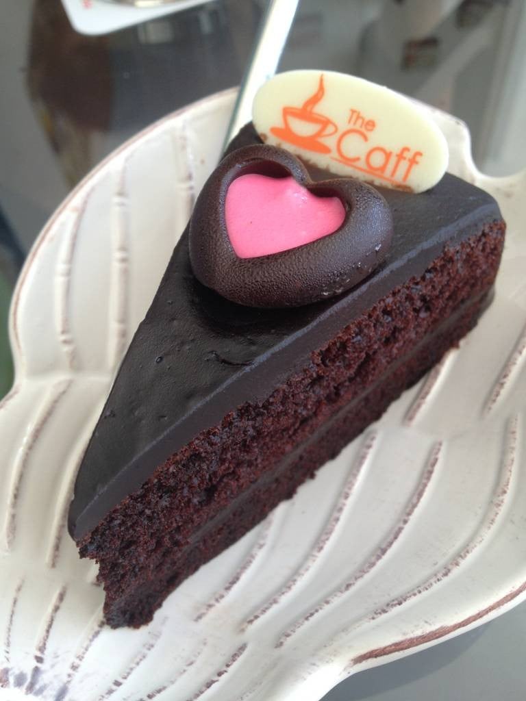 รีวิว The Caff หาดราไวย์ - นั่งทานขนมอร่อย มองทะเลสวยๆๆของภูเก็ต