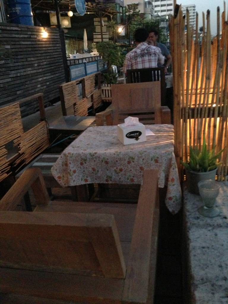 รีวิว Ta-ling Bar - บรรยากาศดี. อาหารอร่อย