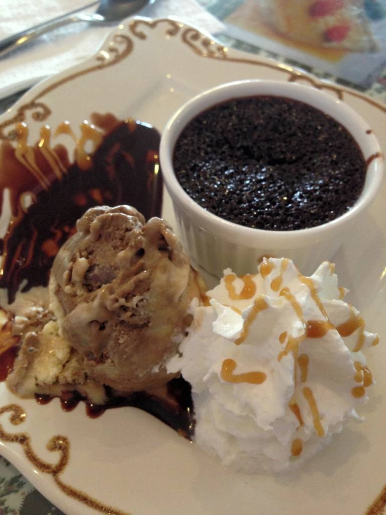 รีวิว Cafe Casta กาแฟนอก แกงกะหรี่ญี่ปุ่น เค้ก เครปกล้วยหอม ขนมหม้อแกง ...