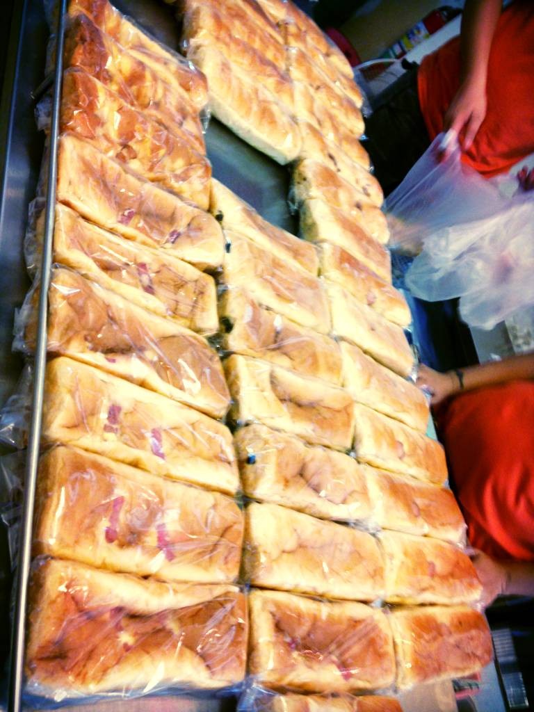 รูป HomeBread ขนมปังเจ้าอร่อยสีลม