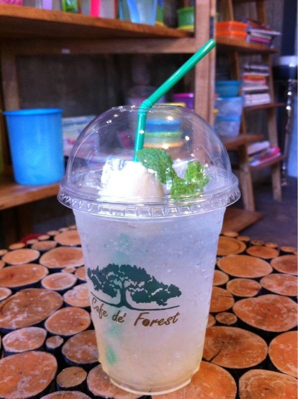 รีวิว Cafe de' Forest สำนักงานป่าไม้ - จิบกาแฟในสวนกลางเมือง