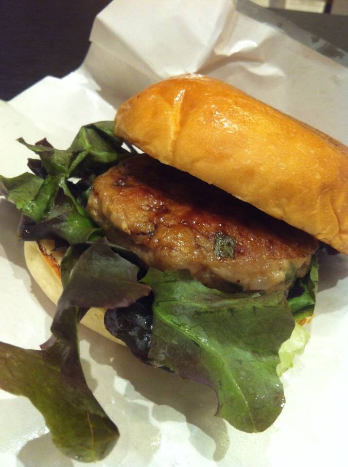 รีวิว R Burger Gateway Ekamai - ร้าน Burger แนวเอเชีย