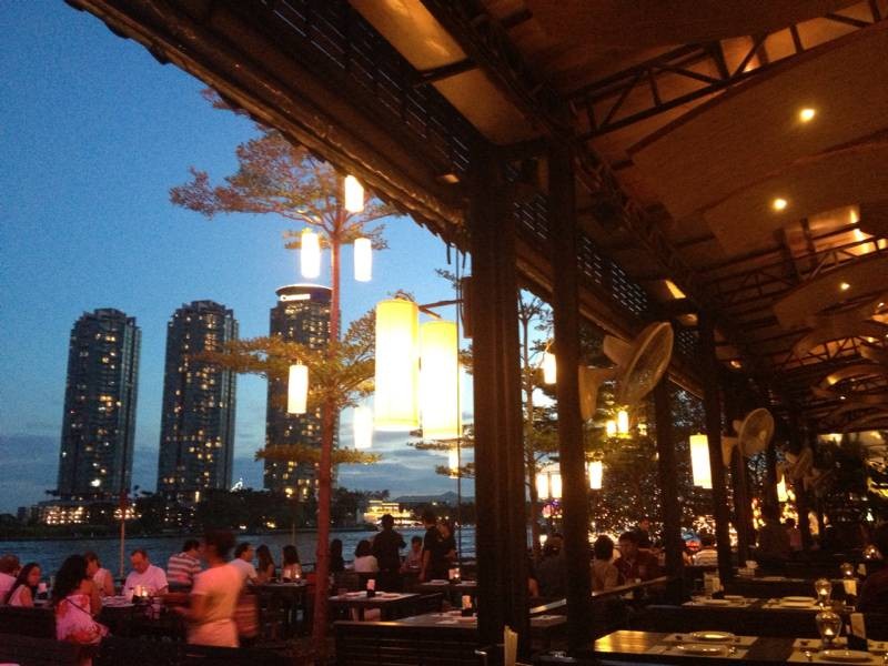 รีวิว Princess Terrace Pub & Restaurant - มาลอยกระทงที่ร้าน Princess ...