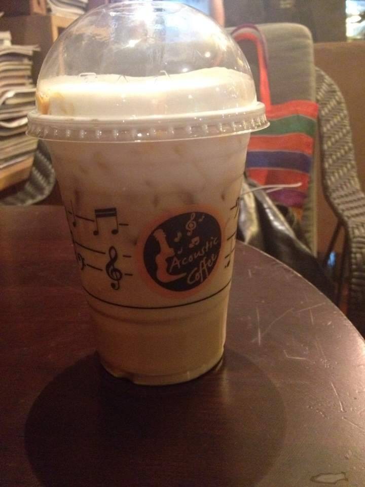รีวิว Acoustic coffee - อยู่ในร้านแล้วลืมเวลาของโลกภายนอก - Wongnai