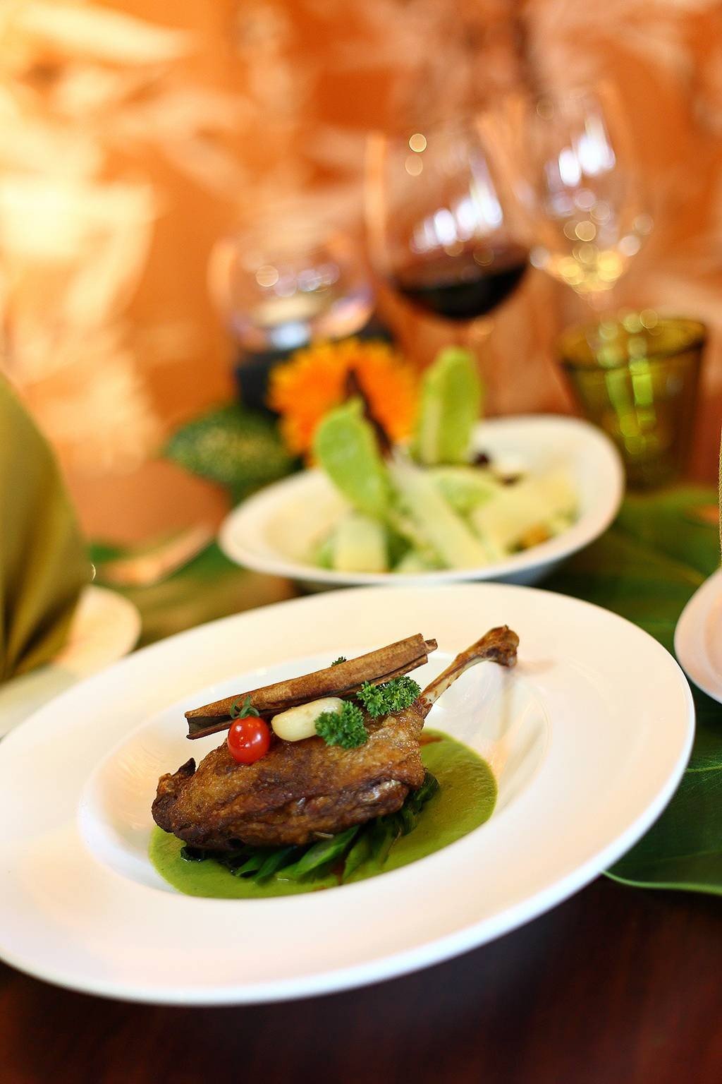 [รีวิว] ร้าน Jim Thompson Restaurant and Lounge ถนน สุรวงศ์ | เมนูแนะนำ ...
